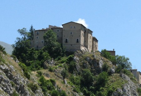 Castrovalva AQ ( € 33.000) :: abruzzo-village-houses.com